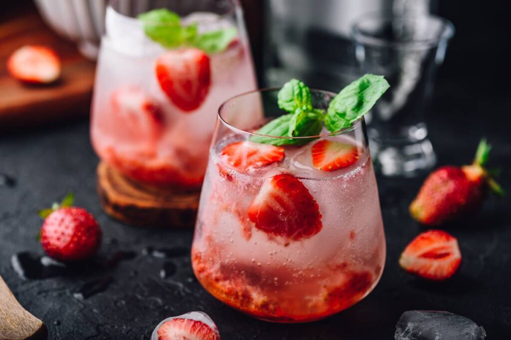 10 Drinks Refrescantes para seu Bar Lucrar Muito no Verão 2025